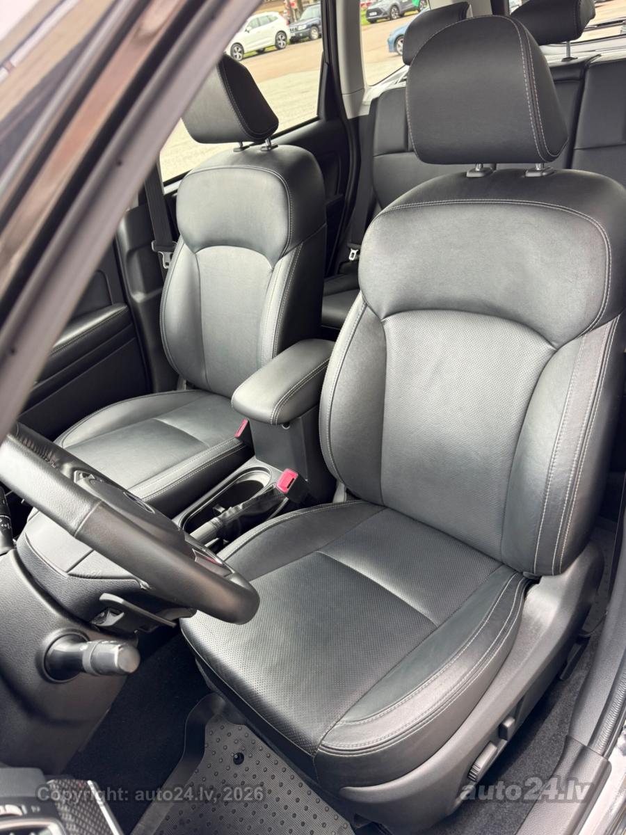 Black Subaru Forester 2019 in Tallinn, with an engine capacity of 2.00 L and mileage of 70 thousand km for 18990 €, photo 10 on AUTOMOTO.COM.LV