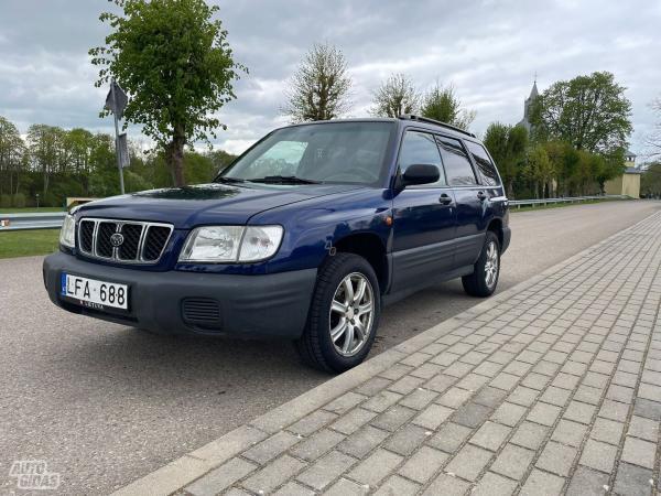 Blue Subaru Forester 2002 in Jurbarkas, with an engine capacity of 2.00 L and mileage of 300 thousand km for 1350 €, photo 1 on AUTOMOTO.COM.LV
