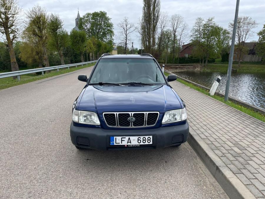 Blue Subaru Forester 2002 in Jurbarkas, with an engine capacity of 2.00 L and mileage of 300 thousand km for 1350 €, photo 3 on AUTOMOTO.COM.LV