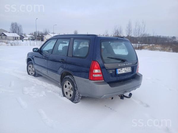 Zils Subaru Forester 2004 Gulbene, ar dzinēja tilpumu 2.00 L un nobraukumu 230 tūkst. km par 2555 €, foto 2 vietnē AUTOMOTO.COM.LV