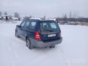 Zils Subaru Forester 2004 Gulbene, ar dzinēja tilpumu 2.00 L un nobraukumu 230 tūkst. km par 2555 €, foto 3 vietnē AUTOMOTO.COM.LV