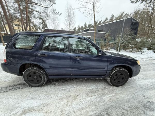 Zils Subaru Forester 2005 Viļņa, ar dzinēja tilpumu 2.00 L un nobraukumu 280 tūkst. km par 2050 €, foto 4 vietnē AUTOMOTO.COM.LV
