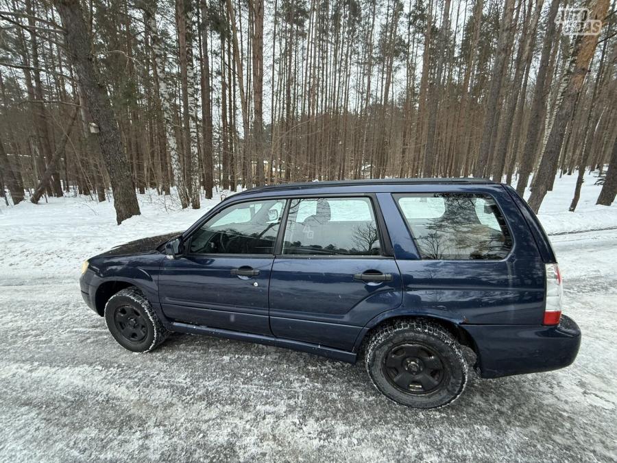 Blue Subaru Forester 2005 in Vilnius, with an engine capacity of 2.00 L and mileage of 280 thousand km for 2050 €, photo 5 on AUTOMOTO.COM.LV