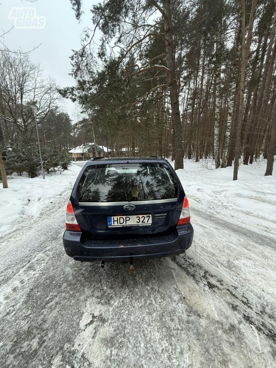 Blue Subaru Forester 2005 in Vilnius, with an engine capacity of 2.00 L and mileage of 280 thousand km for 2050 €, photo 7 on AUTOMOTO.COM.LV