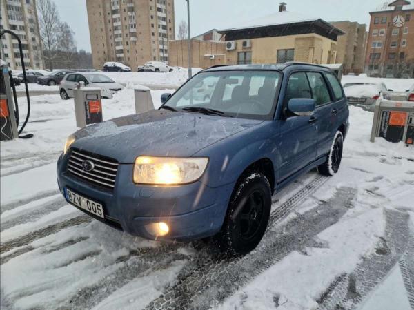 Blue Subaru Forester 2006 in Vilnius, with an engine capacity of 2.00 L and mileage of 385 thousand km for 2500 €, photo 1 on AUTOMOTO.COM.LV