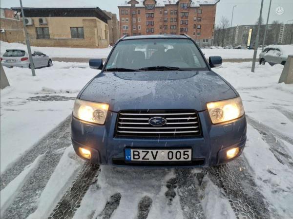 Blue Subaru Forester 2006 in Vilnius, with an engine capacity of 2.00 L and mileage of 385 thousand km for 2500 €, photo 2 on AUTOMOTO.COM.LV
