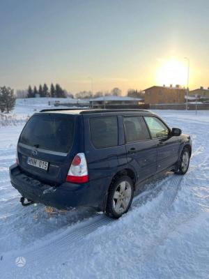 Blue Subaru Forester 2006 in Vilnius, with an engine capacity of 2.50 L and mileage of 264 thousand km for 3200 €, photo 4 on AUTOMOTO.COM.LV