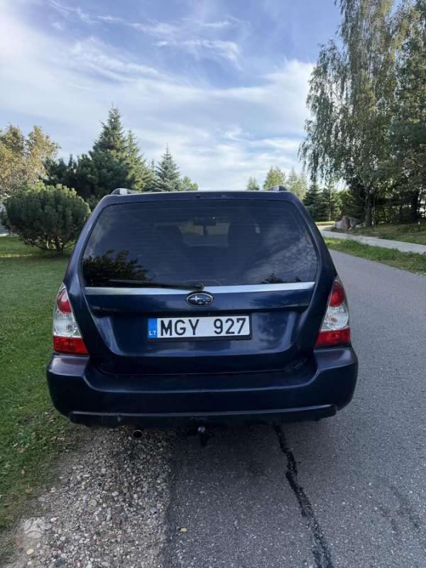 Subaru Forester 2006 in Vilnius on AUTOMOTO.COM.LV Blue Subaru Forester 2006 in Vilnius, with an engine capacity of 1.99 L and mileage of 433 thousand km for 2250 €, photo 9 on AUTOMOTO.COM.LV