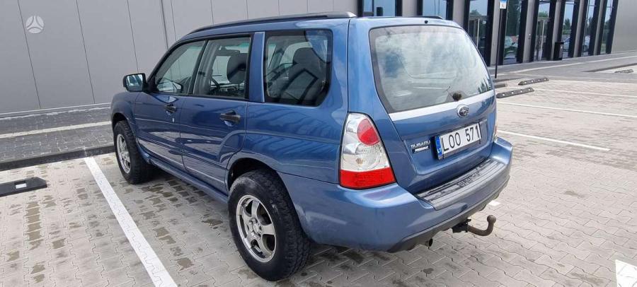 Blue Subaru Forester 2007 in Vilnius, with an engine capacity of 1.99 L and mileage of 403 thousand km for 1250 €, photo 5 on AUTOMOTO.COM.LV