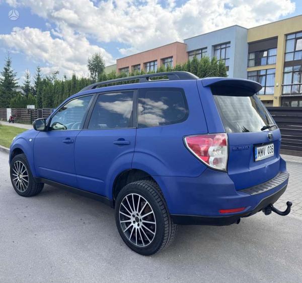 Blue Subaru Forester 2009 in Vilnius, with an engine capacity of 2.46 L and mileage of 323 thousand km for 4950 €, photo 6 on AUTOMOTO.COM.LV