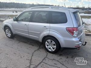 Blue Subaru Forester 2010 in Vilnius, with an engine capacity of 2.50 L and mileage of 257 thousand km for 3450 €, photo 2 on AUTOMOTO.COM.LV
