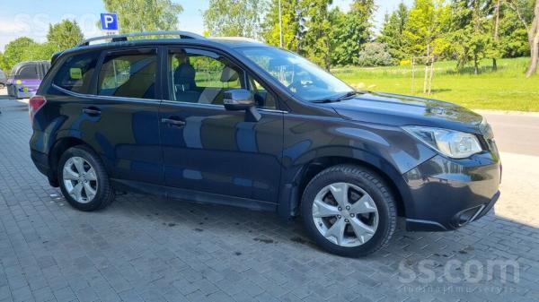 Blue Subaru Forester 2015 in Ogre, with an engine capacity of 2.00 L and mileage of 175 thousand km for 9450 €, photo 3 on AUTOMOTO.COM.LV
