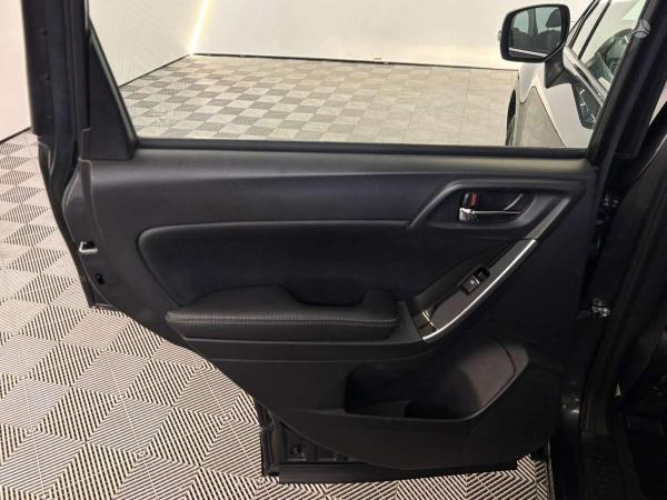 Blue Subaru Forester 2018 in Marijampole, with an engine capacity of 2.00 L and mileage of 230 thousand km for 12850 €, photo 11 on AUTOMOTO.COM.LV