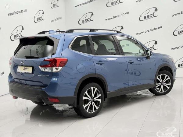 Blue Subaru Forester 2020 in Vilnius, with an engine capacity of 2.50 L and mileage of 137 thousand km for 18400 €, photo 3 on AUTOMOTO.COM.LV