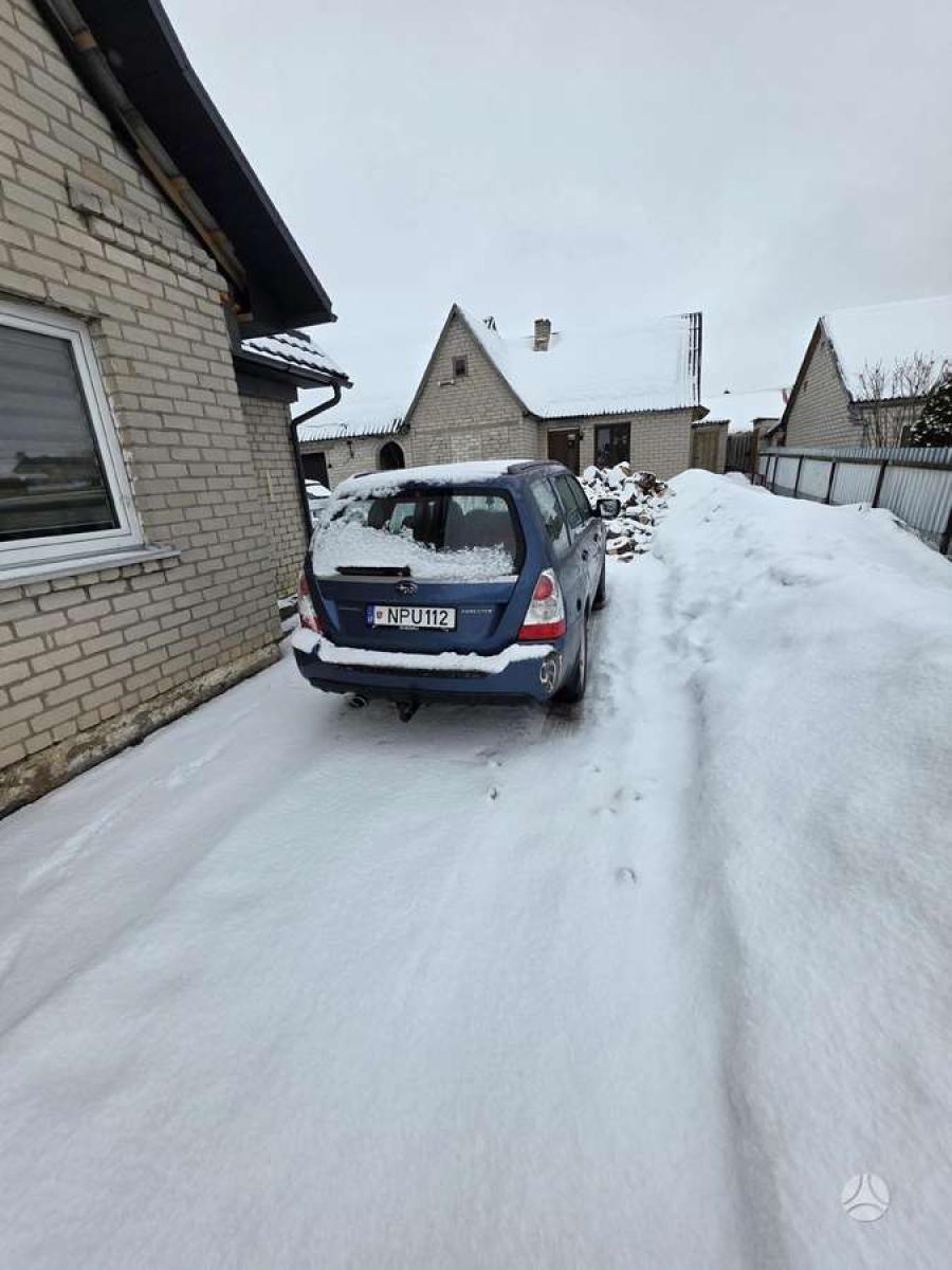 Blue Subaru Forester 2006 in Raseiniai, with an engine capacity of 2.00 L and mileage of 309 thousand km for 3800 €, photo 2 on AUTOMOTO.COM.LV