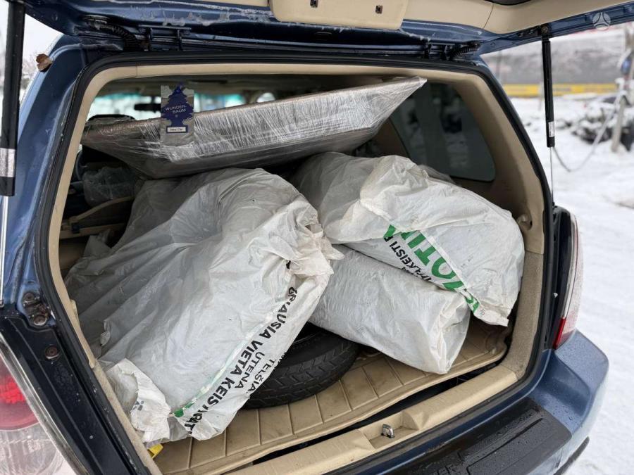Blue Subaru Forester 2008 in Vilnius, with an engine capacity of 2.50 L and mileage of 256 thousand km for 2350 €, photo 11 on AUTOMOTO.COM.LV