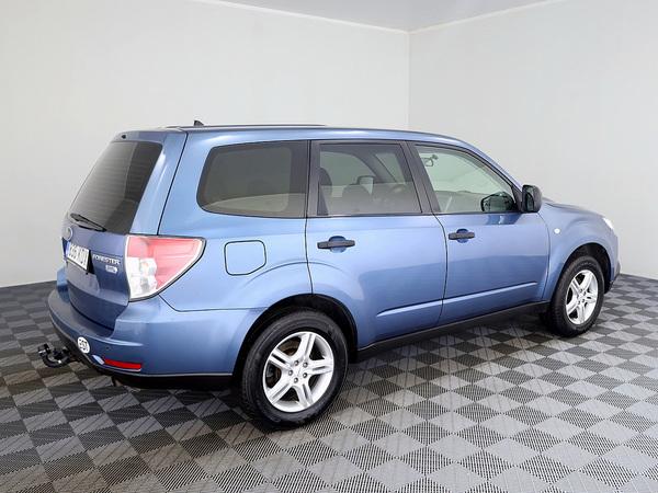 Zils Subaru Forester 2010 Tallina, ar dzinēja tilpumu 2.00 L un nobraukumu 253 tūkst. km par 2399 €, foto 3 vietnē AUTOMOTO.COM.LV