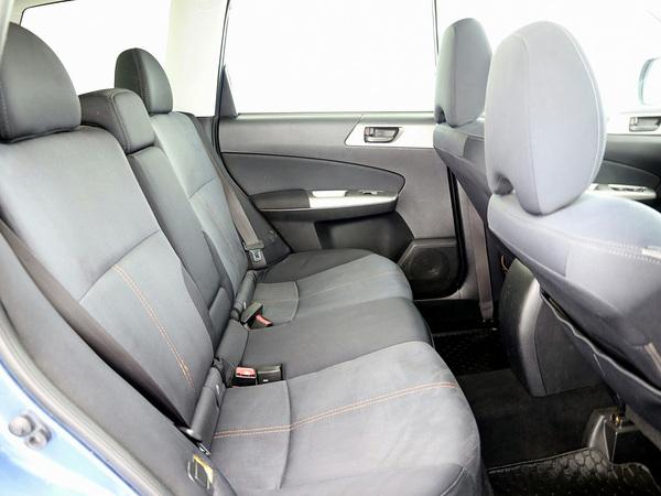 Zils Subaru Forester 2010 Tallina, ar dzinēja tilpumu 2.00 L un nobraukumu 253 tūkst. km par 2399 €, foto 7 vietnē AUTOMOTO.COM.LV