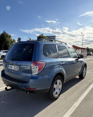Zils Subaru Forester 2010 Viļņa, ar dzinēja tilpumu 2.46 L un nobraukumu 333 tūkst. km par 4600 €, foto 4 vietnē AUTOMOTO.COM.LV