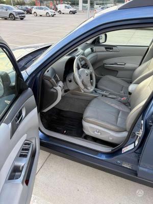 Zils Subaru Forester 2010 Viļņa, ar dzinēja tilpumu 2.46 L un nobraukumu 333 tūkst. km par 4600 €, foto 7 vietnē AUTOMOTO.COM.LV