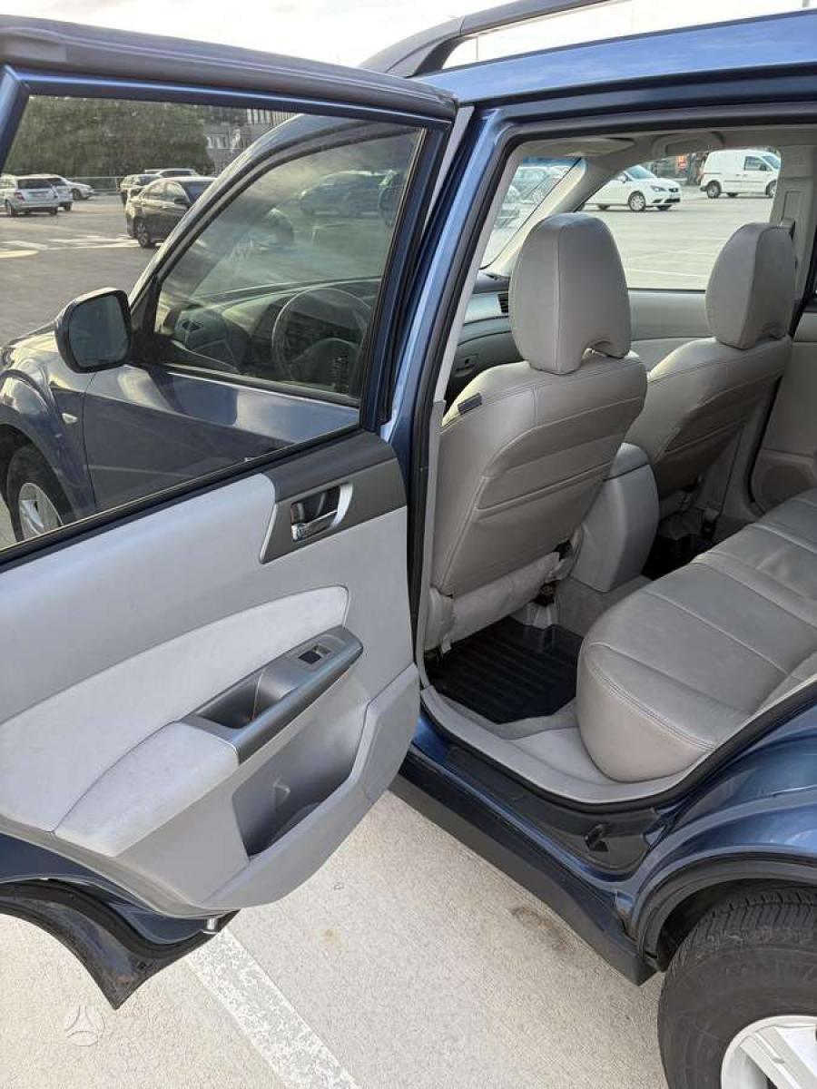 Zils Subaru Forester 2010 Viļņa, ar dzinēja tilpumu 2.46 L un nobraukumu 333 tūkst. km par 4600 €, foto 9 vietnē AUTOMOTO.COM.LV