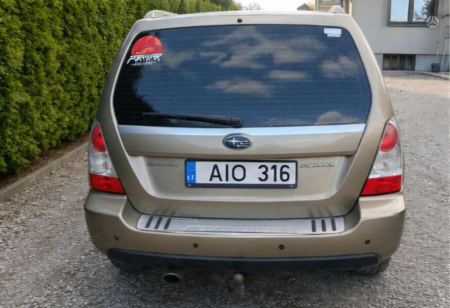 Brown Subaru Forester 2008 in Kaunas, with an engine capacity of 2.46 L and mileage of 283 thousand km for 5000 €, photo 4 on AUTOMOTO.COM.LV