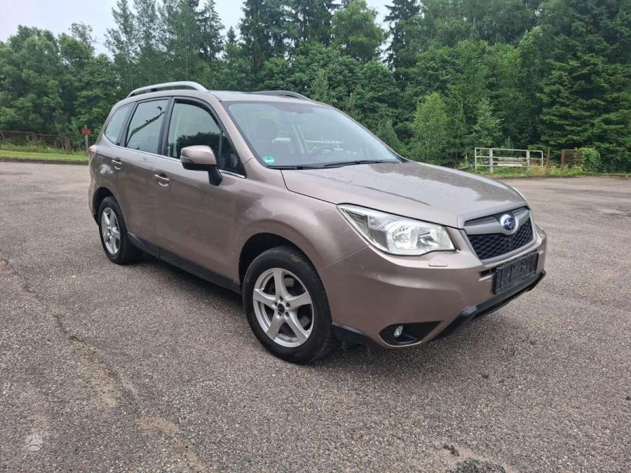 Brown Subaru Forester 2014 in Utena, with an engine capacity of 2.00 L and mileage of 263 thousand km for 6400 €, photo 3 on AUTOMOTO.COM.LV