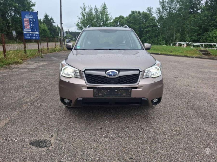 Brown Subaru Forester 2014 in Utena, with an engine capacity of 2.00 L and mileage of 263 thousand km for 6400 €, photo 4 on AUTOMOTO.COM.LV