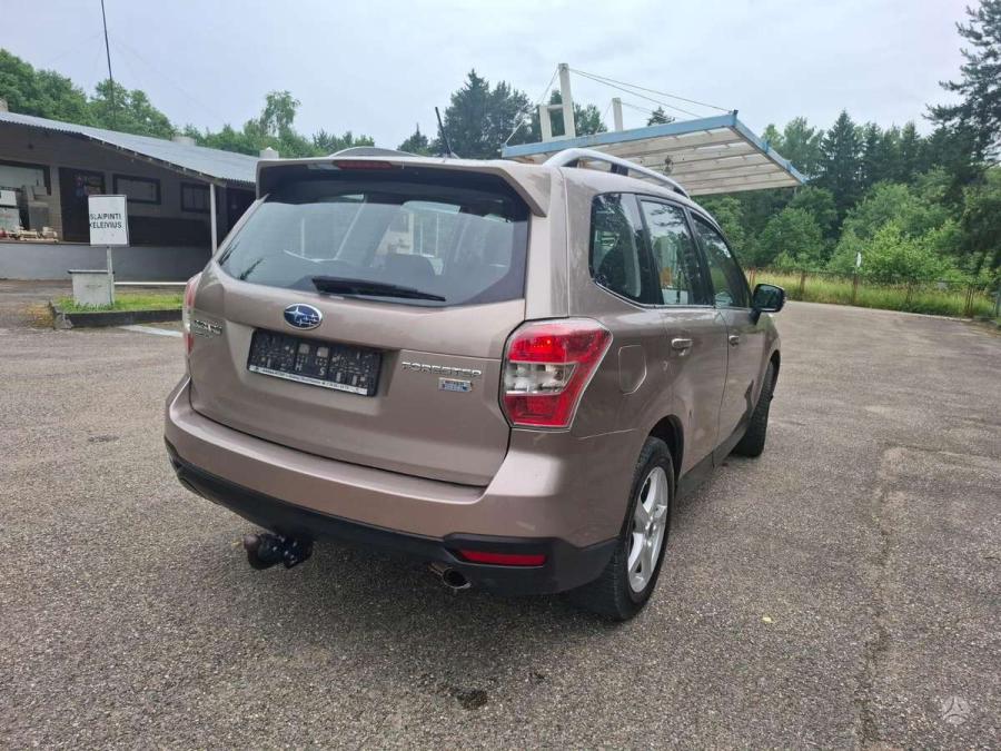 Brown Subaru Forester 2014 in Utena, with an engine capacity of 2.00 L and mileage of 263 thousand km for 6400 €, photo 6 on AUTOMOTO.COM.LV
