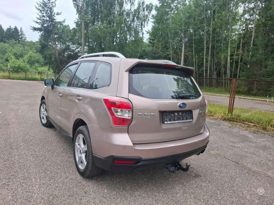Brown Subaru Forester 2014 in Utena, with an engine capacity of 2.00 L and mileage of 263 thousand km for 6400 €, photo 7 on AUTOMOTO.COM.LV
