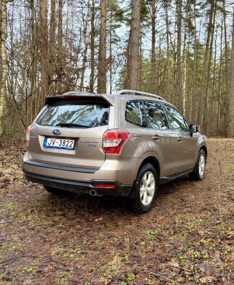 Brown Subaru Forester 2015 in Valmiera, with an engine capacity of 2.00 L and mileage of 203 thousand km for 6700 €, photo 3 on AUTOMOTO.COM.LV