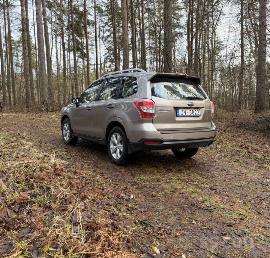 Brown Subaru Forester 2015 in Valmiera, with an engine capacity of 2.00 L and mileage of 203 thousand km for 6700 €, photo 4 on AUTOMOTO.COM.LV