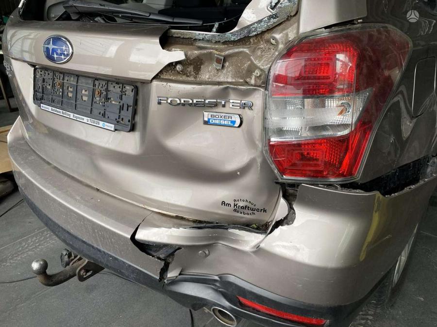 Brown Subaru Forester 2015 in Jonava, with an engine capacity of 2.00 L and mileage of 208 thousand km for 4200 €, photo 9 on AUTOMOTO.COM.LV
