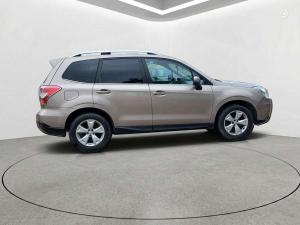 Brown Subaru Forester 2015 in Vilnius, with an engine capacity of 2.00 L and mileage of 176 thousand km for 8890 €, photo 7 on AUTOMOTO.COM.LV