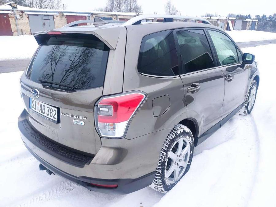 Brown Subaru Forester 2016 in Utena, with an engine capacity of 2.00 L and mileage of 144 thousand km for 9300 €, photo 5 on AUTOMOTO.COM.LV