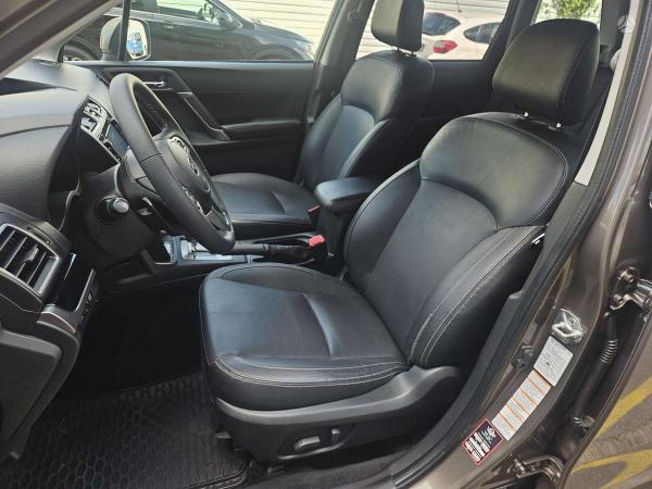 Brown Subaru Forester 2016 in Vilnius, with an engine capacity of 2.00 L and mileage of 177 thousand km for 15790 €, photo 6 on AUTOMOTO.COM.LV
