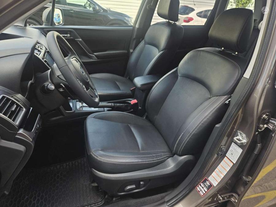 Brown Subaru Forester 2016 in Vilnius, with an engine capacity of 2.00 L and mileage of 177 thousand km for 15790 €, photo 6 on AUTOMOTO.COM.LV
