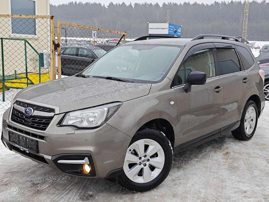 Brown Subaru Forester 2017 in Vilnius, with an engine capacity of 2.00 L and mileage of 239 thousand km for 9800 €, photo 1 on AUTOMOTO.COM.LV