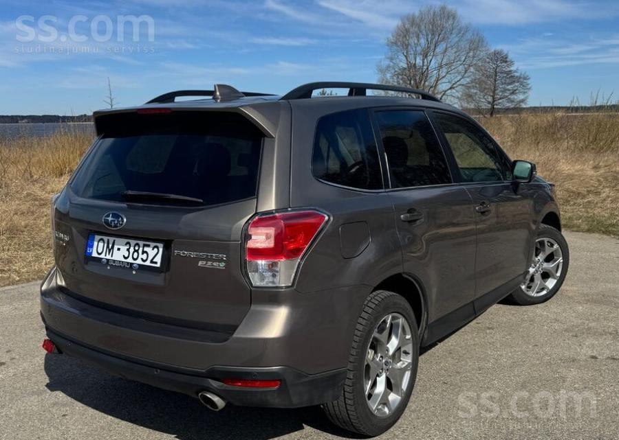 Brown Subaru Forester 2017 in Riga, with an engine capacity of 2.50 L and mileage of 145 thousand km for 13400 €, photo 6 on AUTOMOTO.COM.LV
