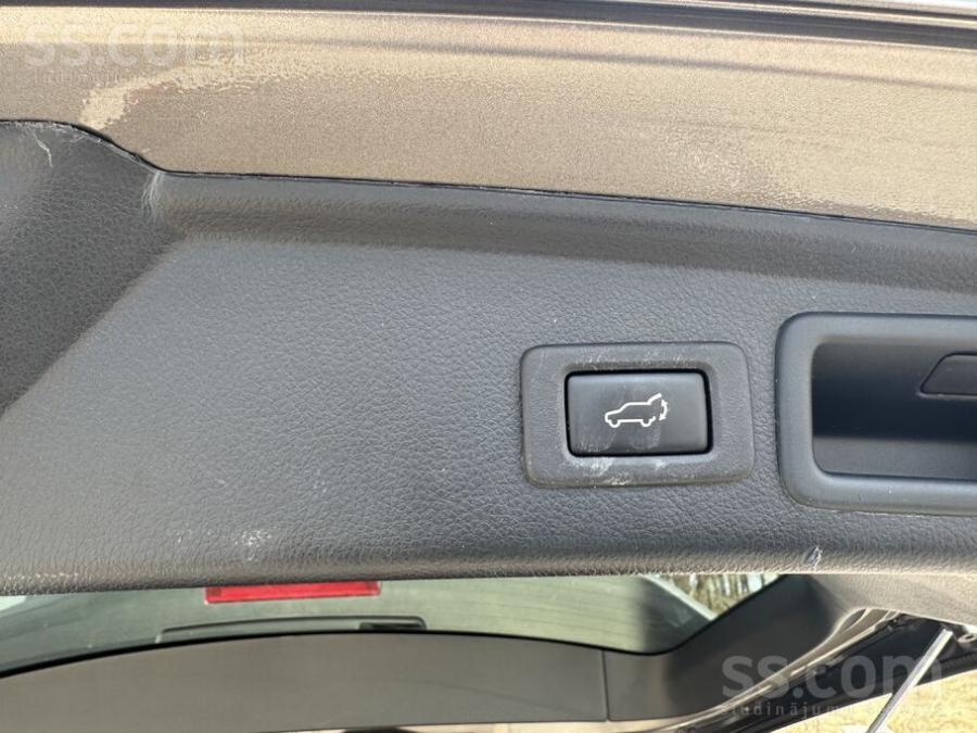 Brown Subaru Forester 2017 in Riga, with an engine capacity of 2.50 L and mileage of 145 thousand km for 13400 €, photo 12 on AUTOMOTO.COM.LV
