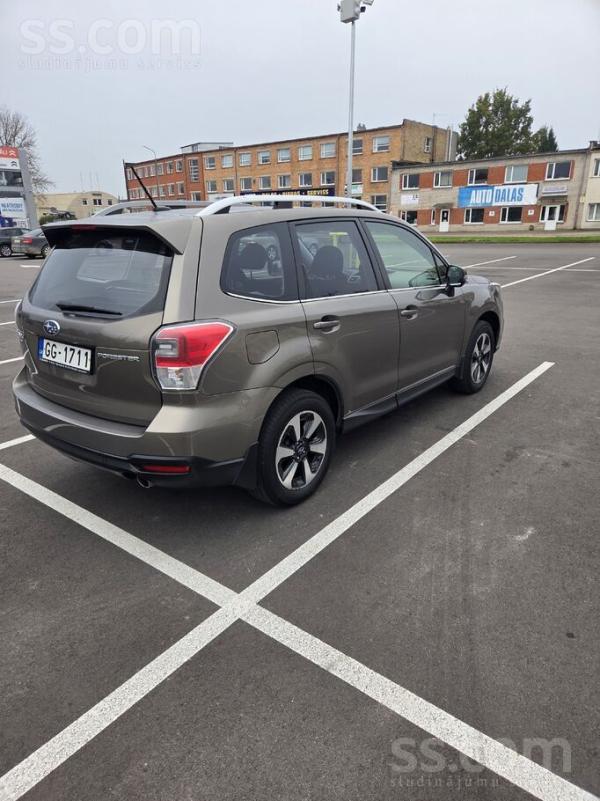 Brown Subaru Forester 2017 in Ogre, with an engine capacity of 2.00 L and mileage of 138 thousand km for 12200 €, photo 3 on AUTOMOTO.COM.LV