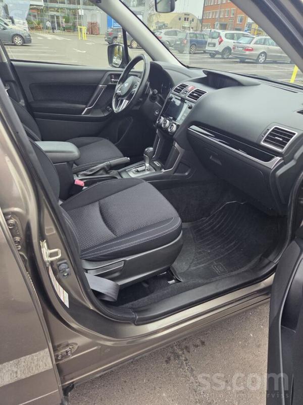 Brown Subaru Forester 2017 in Ogre, with an engine capacity of 2.00 L and mileage of 138 thousand km for 12200 €, photo 7 on AUTOMOTO.COM.LV