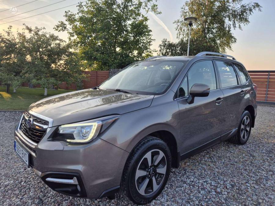 Brown Subaru Forester 2018 in Marijampole, with an engine capacity of 2.00 L and mileage of 215 thousand km for 10800 €, photo 1 on AUTOMOTO.COM.LV