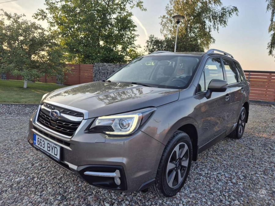 Brown Subaru Forester 2018 in Marijampole, with an engine capacity of 2.00 L and mileage of 215 thousand km for 10800 €, photo 5 on AUTOMOTO.COM.LV