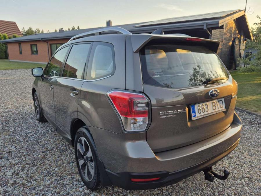 Brown Subaru Forester 2018 in Marijampole, with an engine capacity of 2.00 L and mileage of 215 thousand km for 10800 €, photo 11 on AUTOMOTO.COM.LV