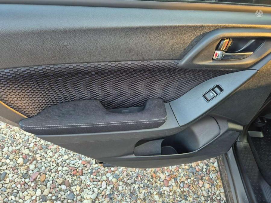 Brown Subaru Forester 2018 in Marijampole, with an engine capacity of 2.00 L and mileage of 215 thousand km for 10800 €, photo 31 on AUTOMOTO.COM.LV