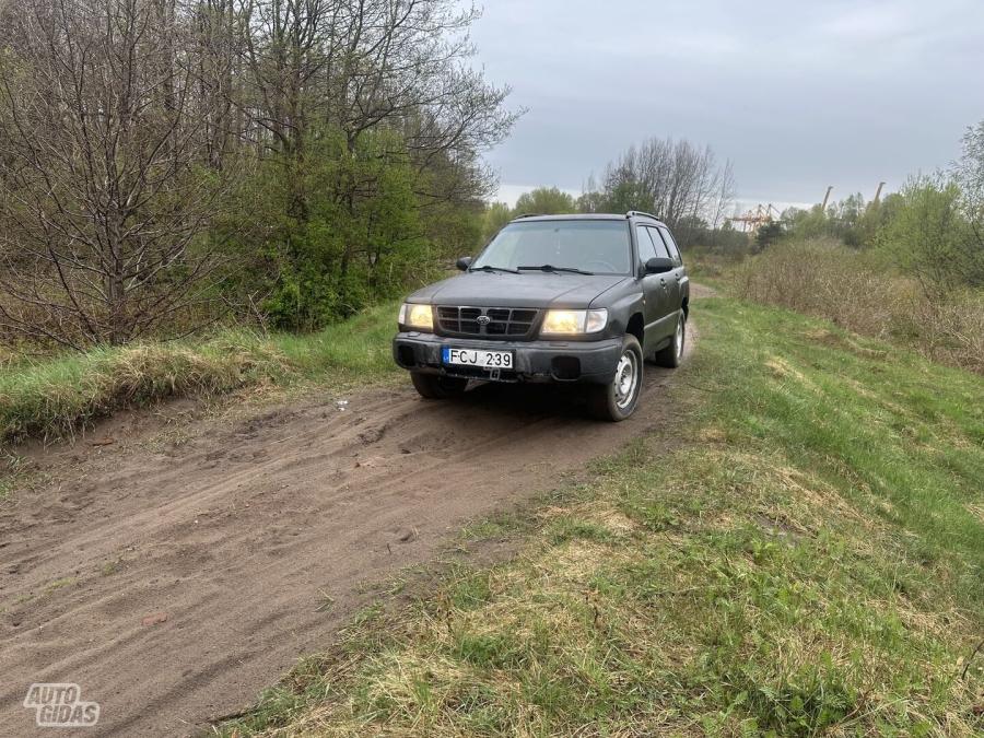 Subaru Forester 1998 in Plunge, with an engine capacity of 2.00 L and mileage of 380 thousand km for 1300 €, photo 3 on AUTOMOTO.COM.LV