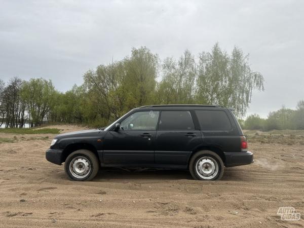Subaru Forester 1998 in Plunge, with an engine capacity of 2.00 L and mileage of 380 thousand km for 1300 €, photo 4 on AUTOMOTO.COM.LV