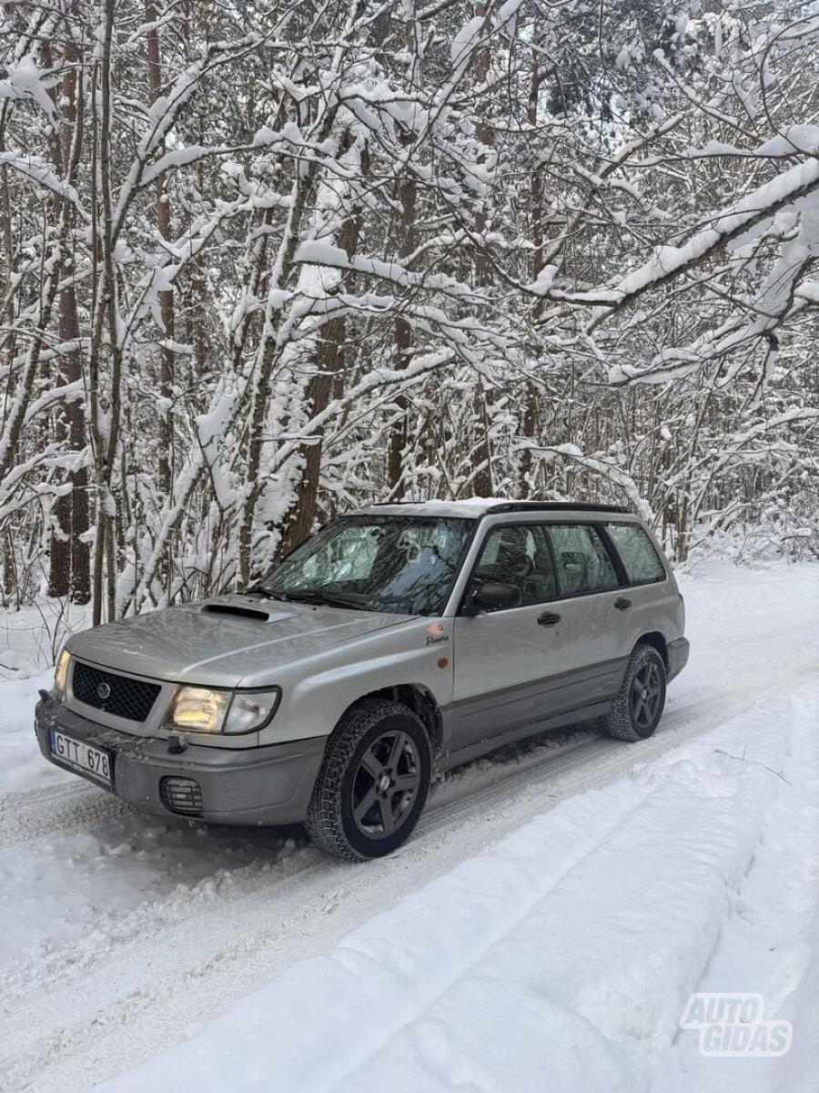 Subaru Forester 1999 Viļņa, ar dzinēja tilpumu 2.00 L un nobraukumu 360 tūkst. km par 2450 €, foto 1 vietnē AUTOMOTO.COM.LV