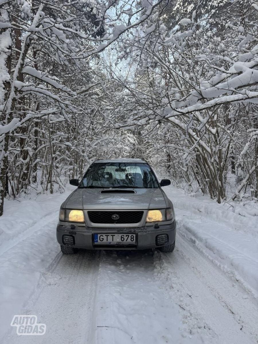 Subaru Forester 1999 Viļņa, ar dzinēja tilpumu 2.00 L un nobraukumu 360 tūkst. km par 2450 €, foto 2 vietnē AUTOMOTO.COM.LV